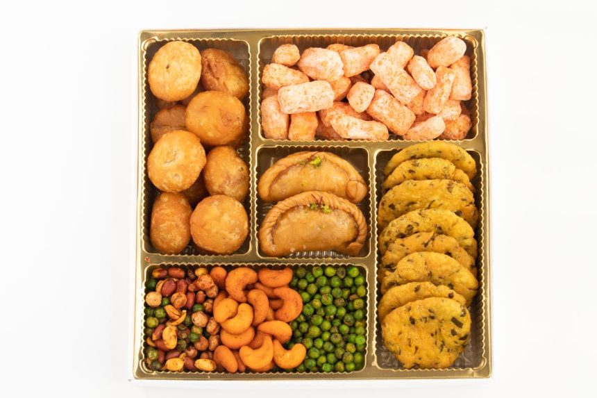 Best Shadi Bhaji Box: Buying Guide - Chuni Lal Sweets & Namkeens